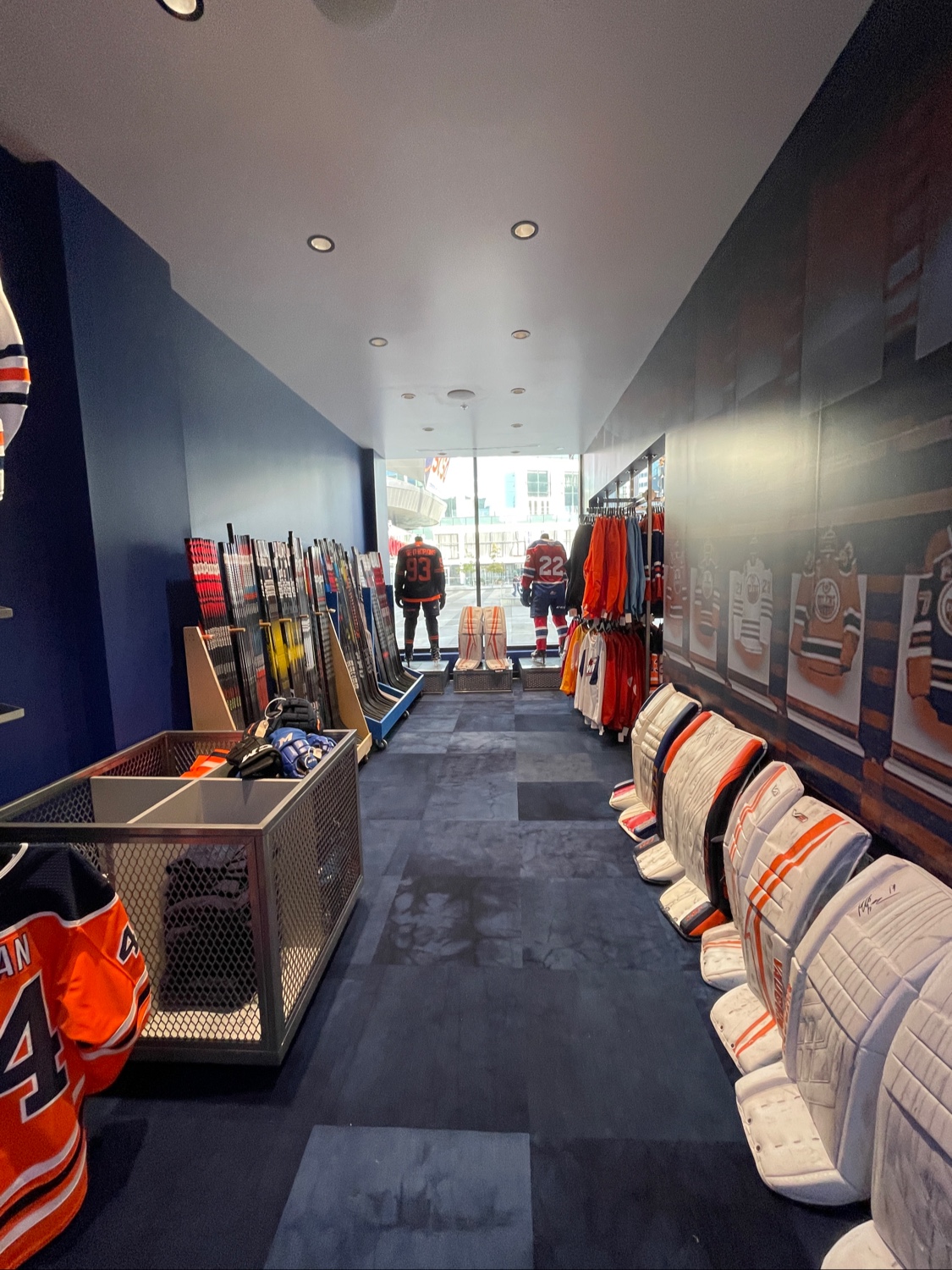 ICE DISTRICT AUTHENTICS - THE OFFICIAL OILERS TEAM STORE - Edmonton AB ...