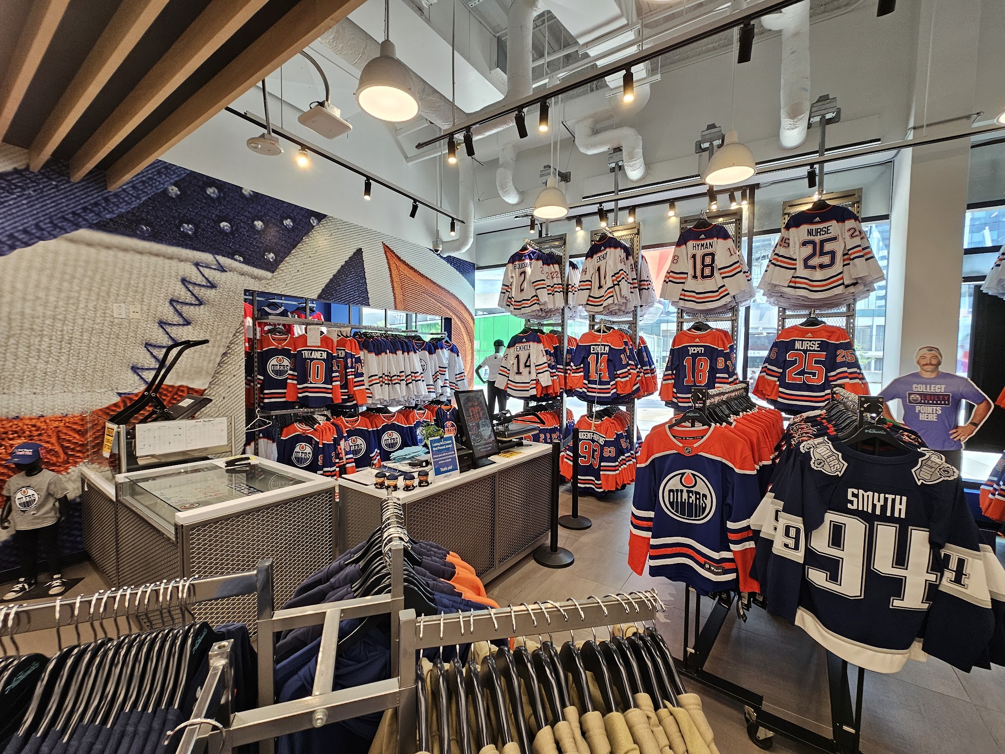 ICE DISTRICT AUTHENTICS - THE OFFICIAL OILERS TEAM STORE - Edmonton AB ...