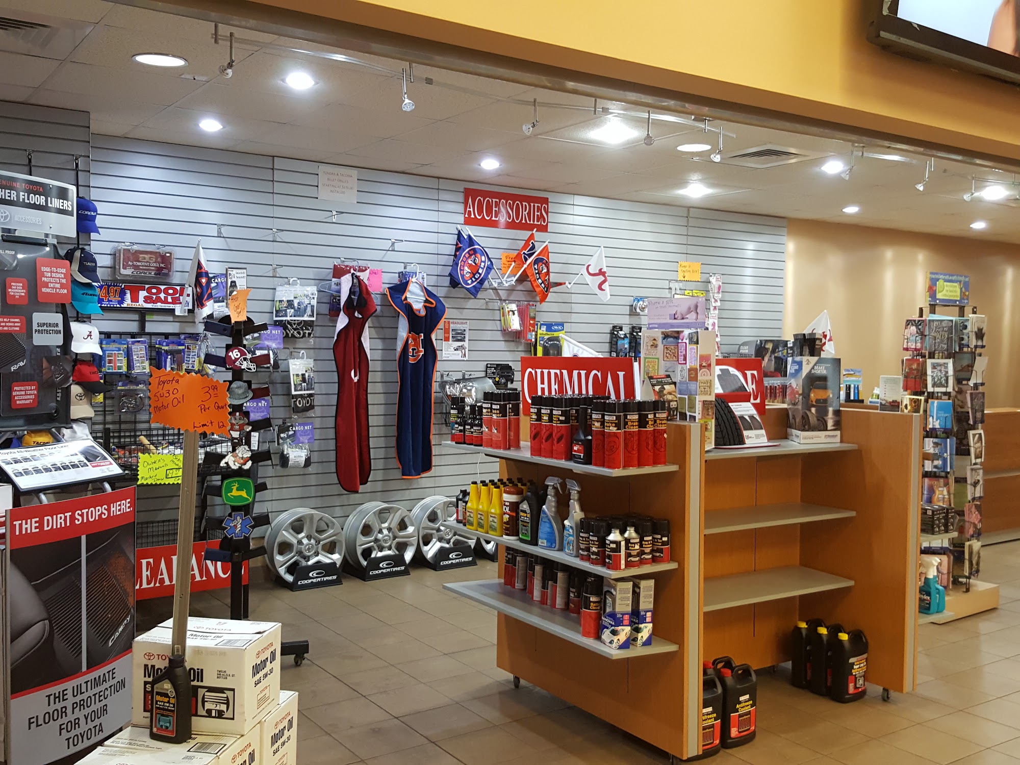 SERRA TOYOTA OF DECATUR - Decatur AL - Hours, Directions, Reviews ...