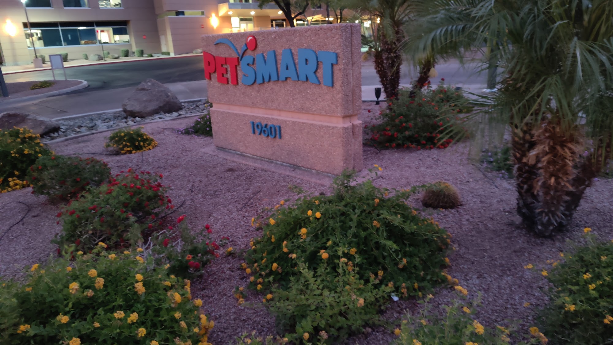 PETSMART CORPORATE OFFICE - Phoenix AZ - Hours, Directions, Reviews ...