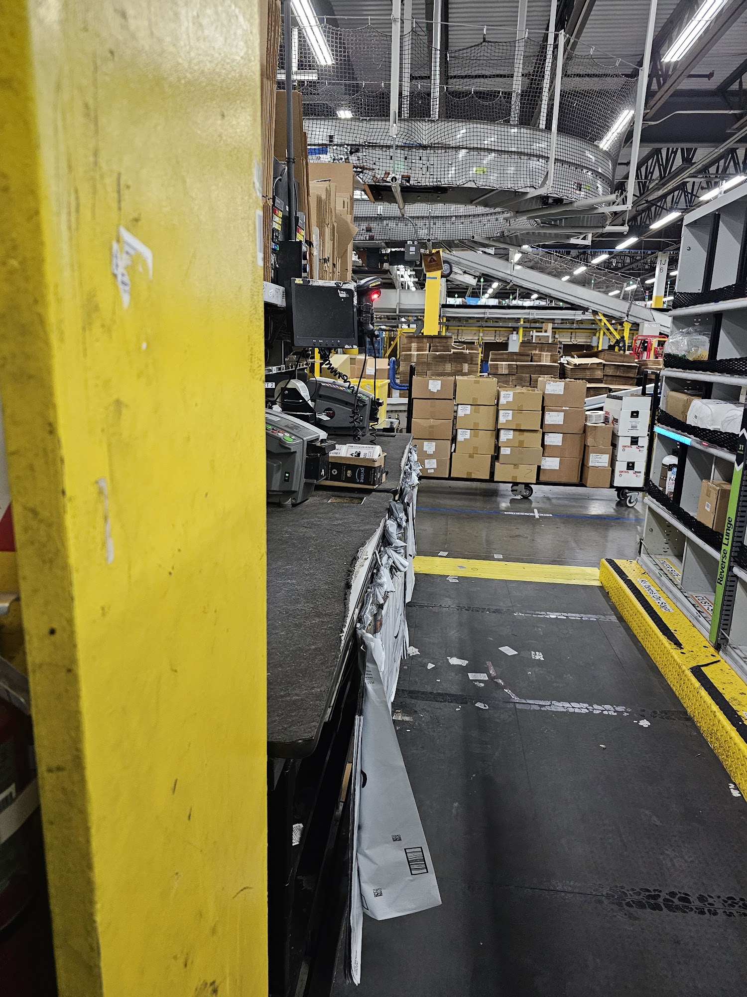 AMAZON FULFILLMENT CENTER - TUS2 - Tucson AZ - Hours, Directions ...