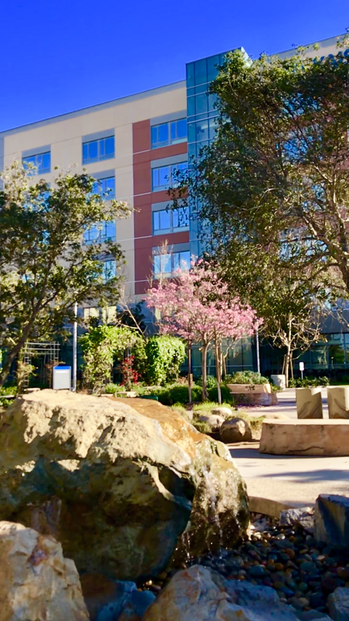 KAISER PERMANENTE ORANGE COUNTY - ANAHEIM MEDICAL CENTER - Anaheim CA ...