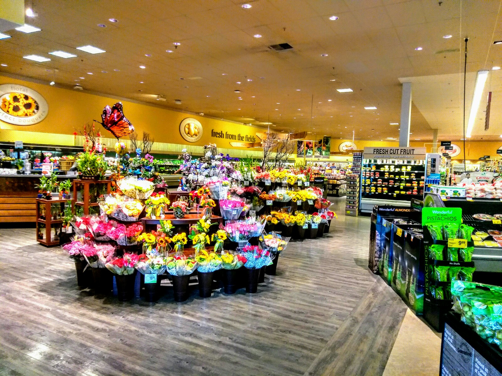 VONS - 3520 Riverside Plaza Dr, Riverside CA - Hours, Directions ...