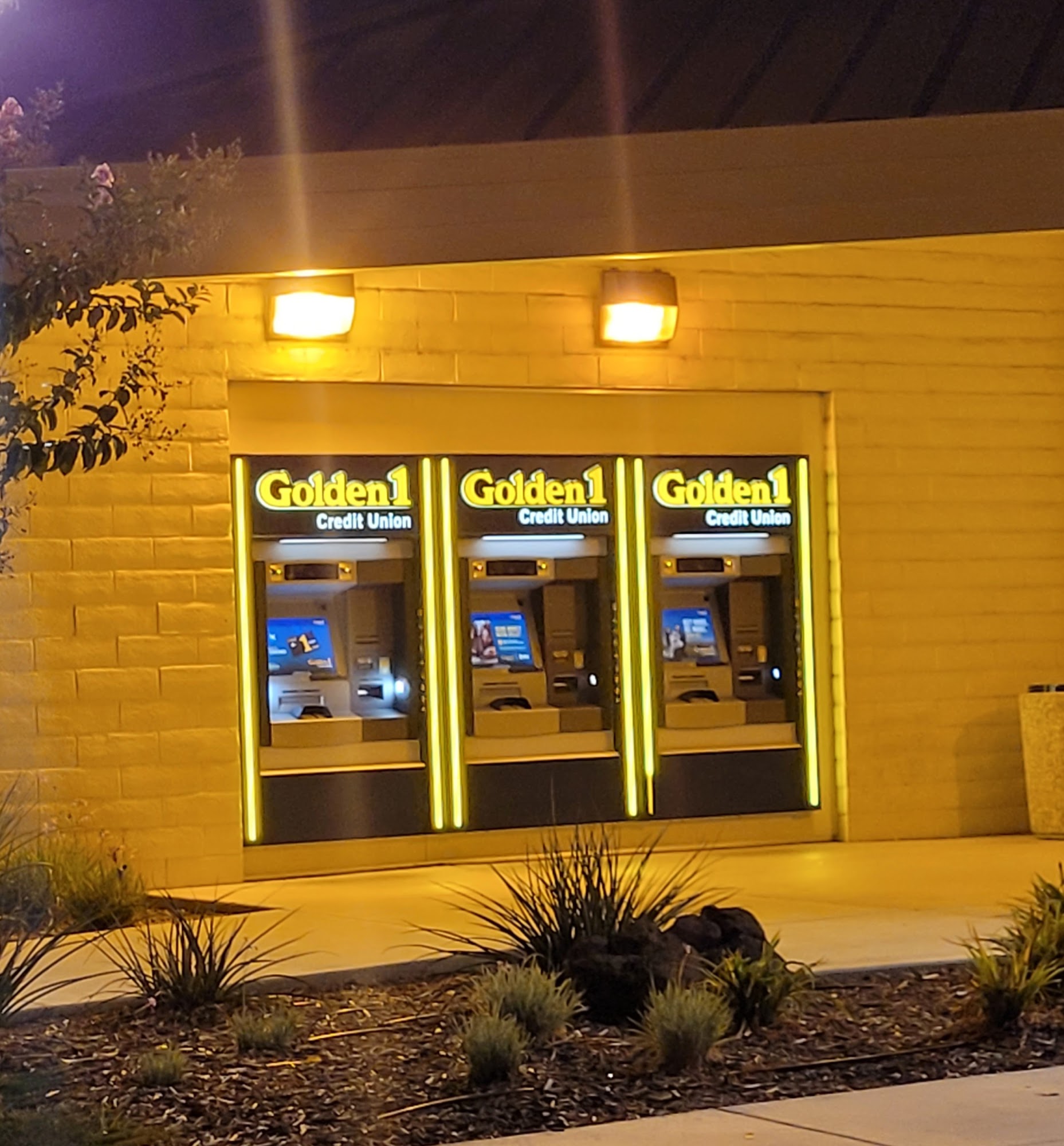 GOLDEN 1 CREDIT UNION - ROSEVILLE - 1701 Santa Clara Dr STE 120 ...
