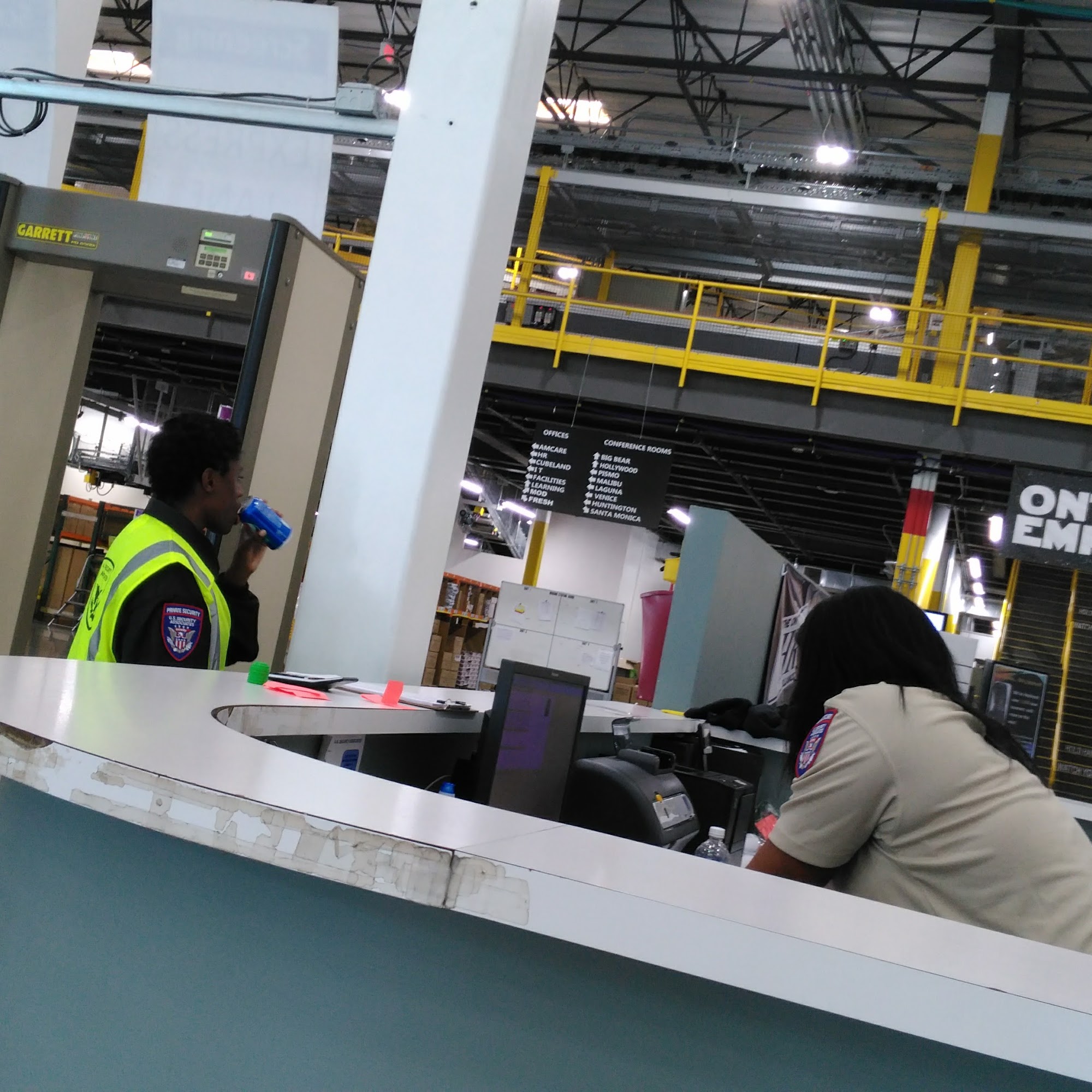 ONT2 - AMAZON FULFILLMENT CENTER - San Bernardino CA - Hours ...