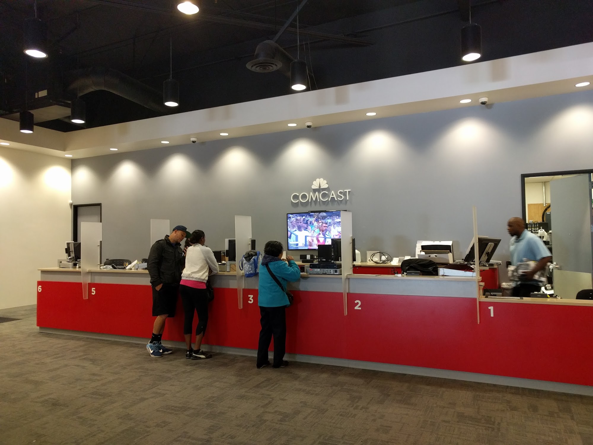 XFINITY STORE BY COMCAST - 2300 16th St Suite 295, San Francisco CA ...