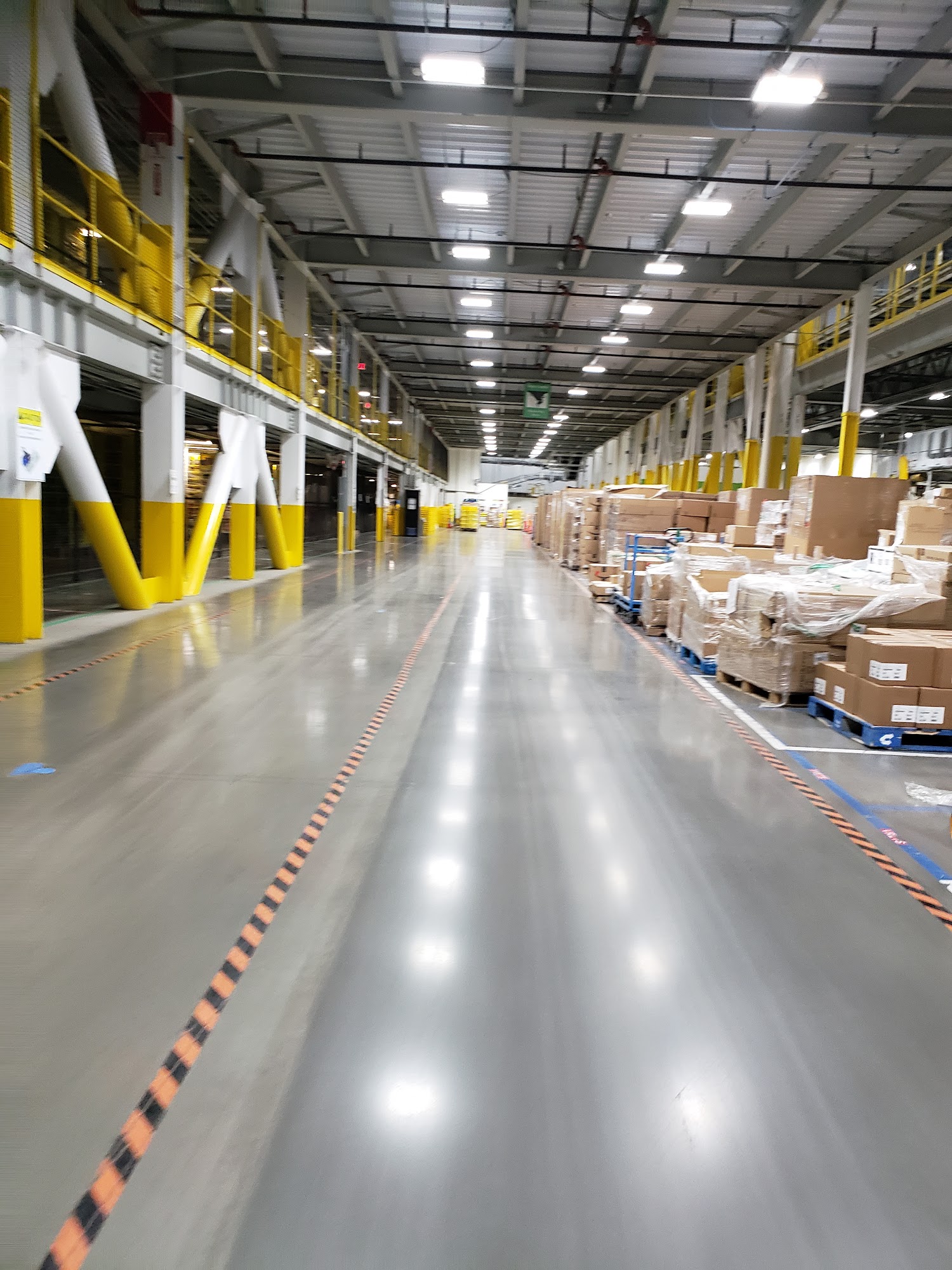 AMAZON FULFILLMENT CENTER - Tracy CA - Hours, Directions, Reviews ...