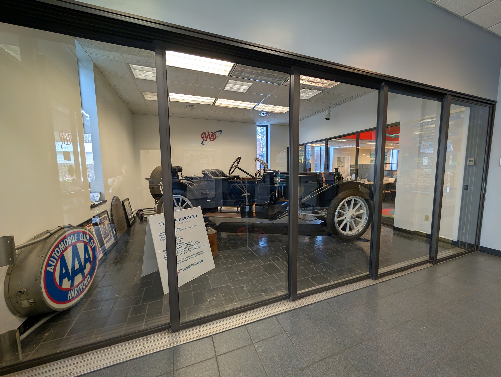 AAA WEST HARTFORD - 815 Farmington Ave, West Hartford CT - Hours ...