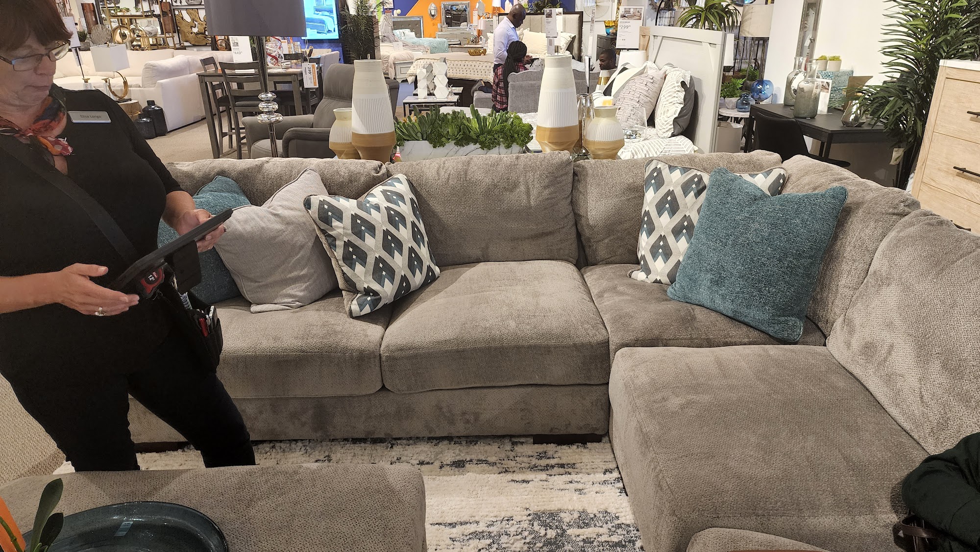 ASHLEY STORE - 2101 Palm Beach Lakes Blvd, West Palm Beach FL - Hours ...