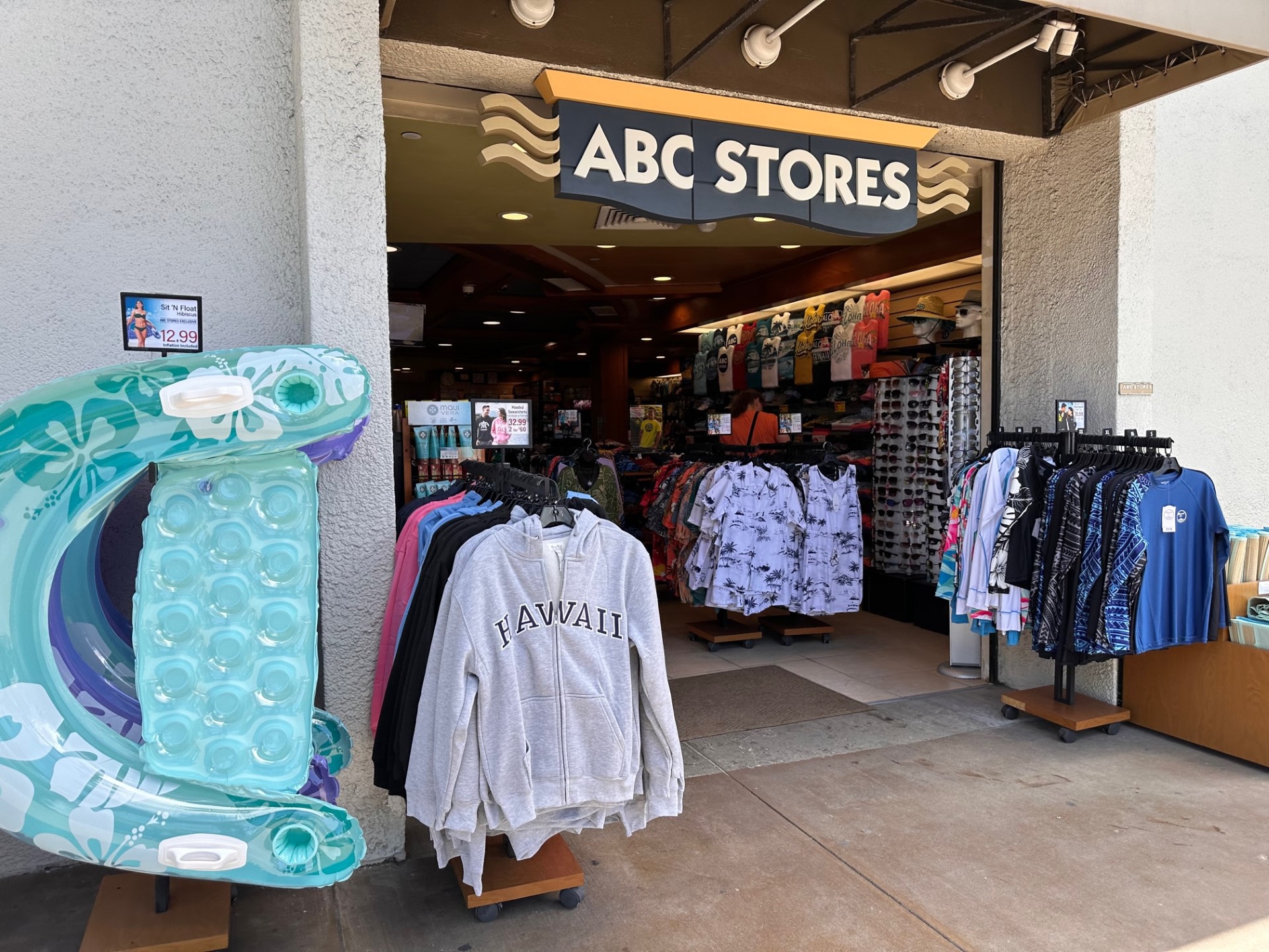 ABC STORE #45 - 2540 Kalākaua Ave, Honolulu HI - Hours, Directions ...