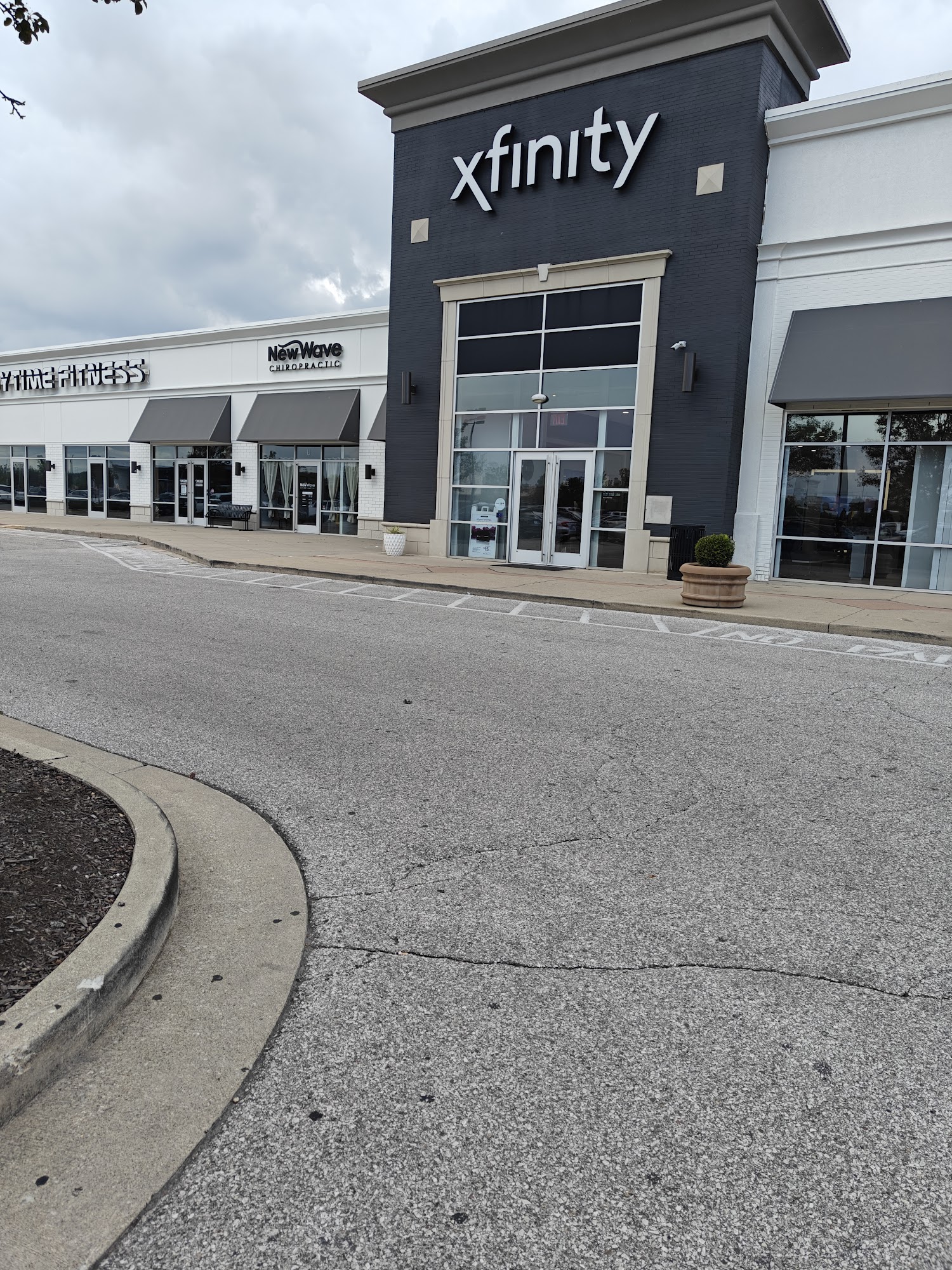 XFINITY STORE BY COMCAST - 997 E County Line Rd, Greenwood IN - Hours ...