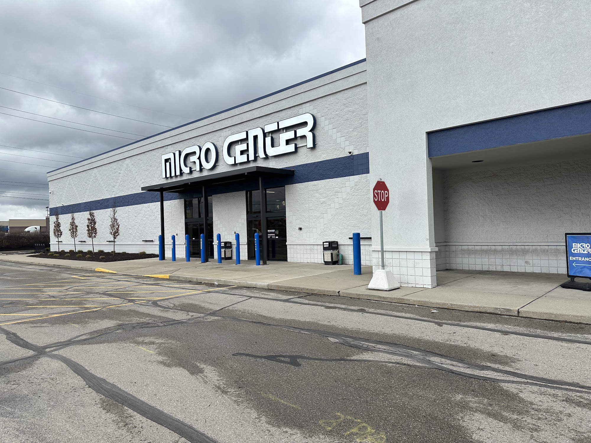 MICRO CENTER - Indianapolis IN - Hours, Directions, Reviews - Loc8NearMe