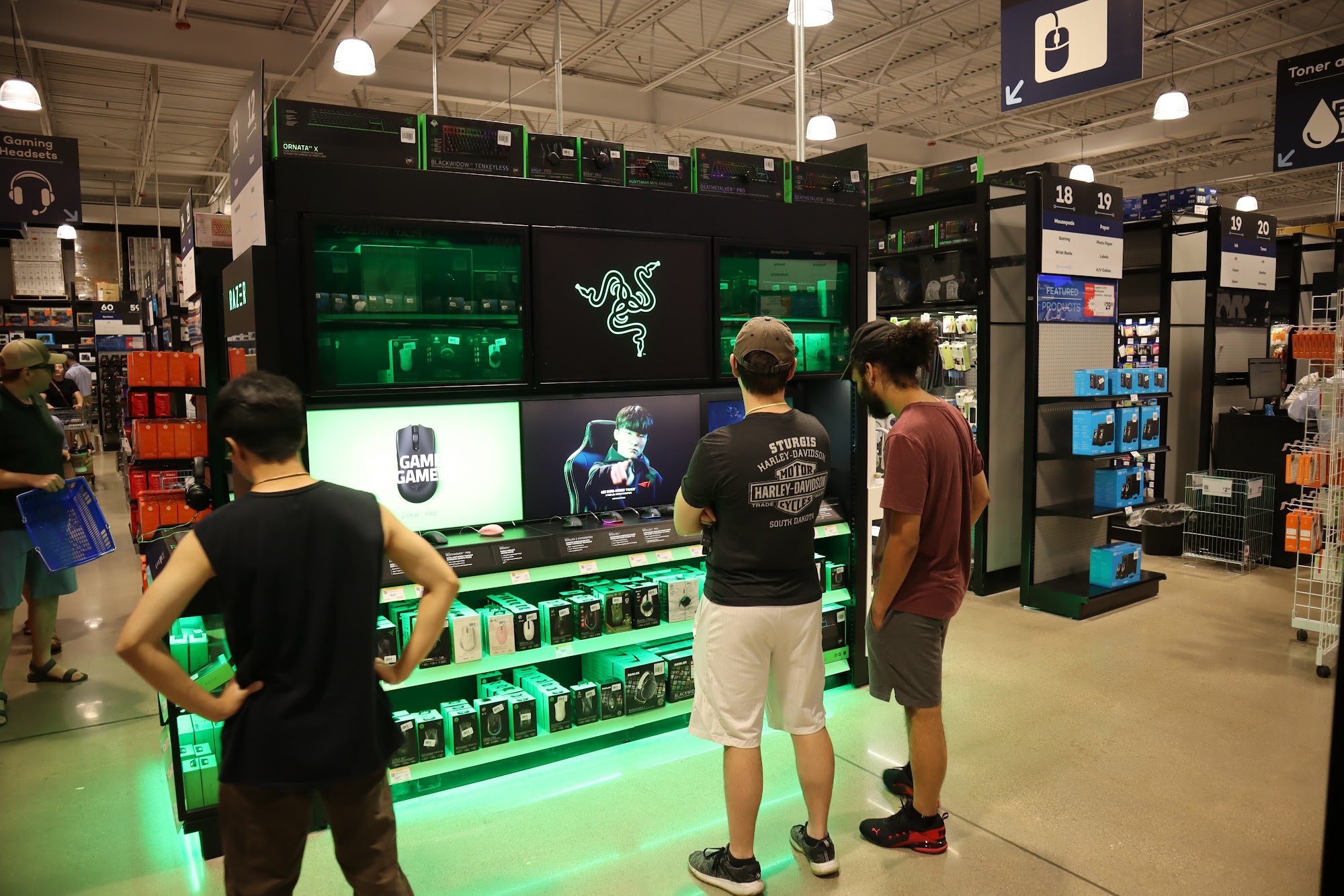 MICRO CENTER - Indianapolis IN - Hours, Directions, Reviews - Loc8NearMe