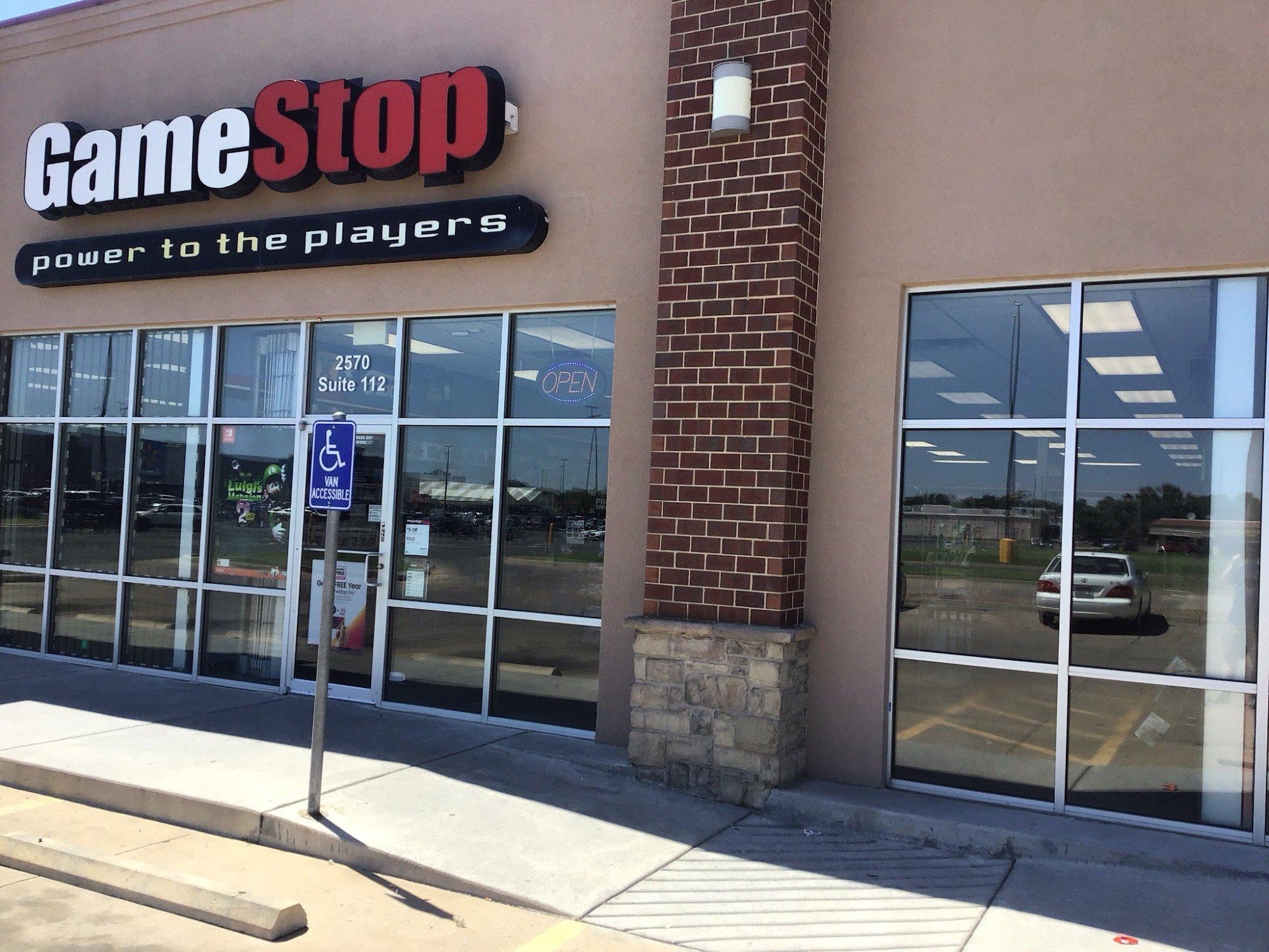 GAMESTOP - 2570 S Broadway #112, Wichita KS - Hours, Directions ...