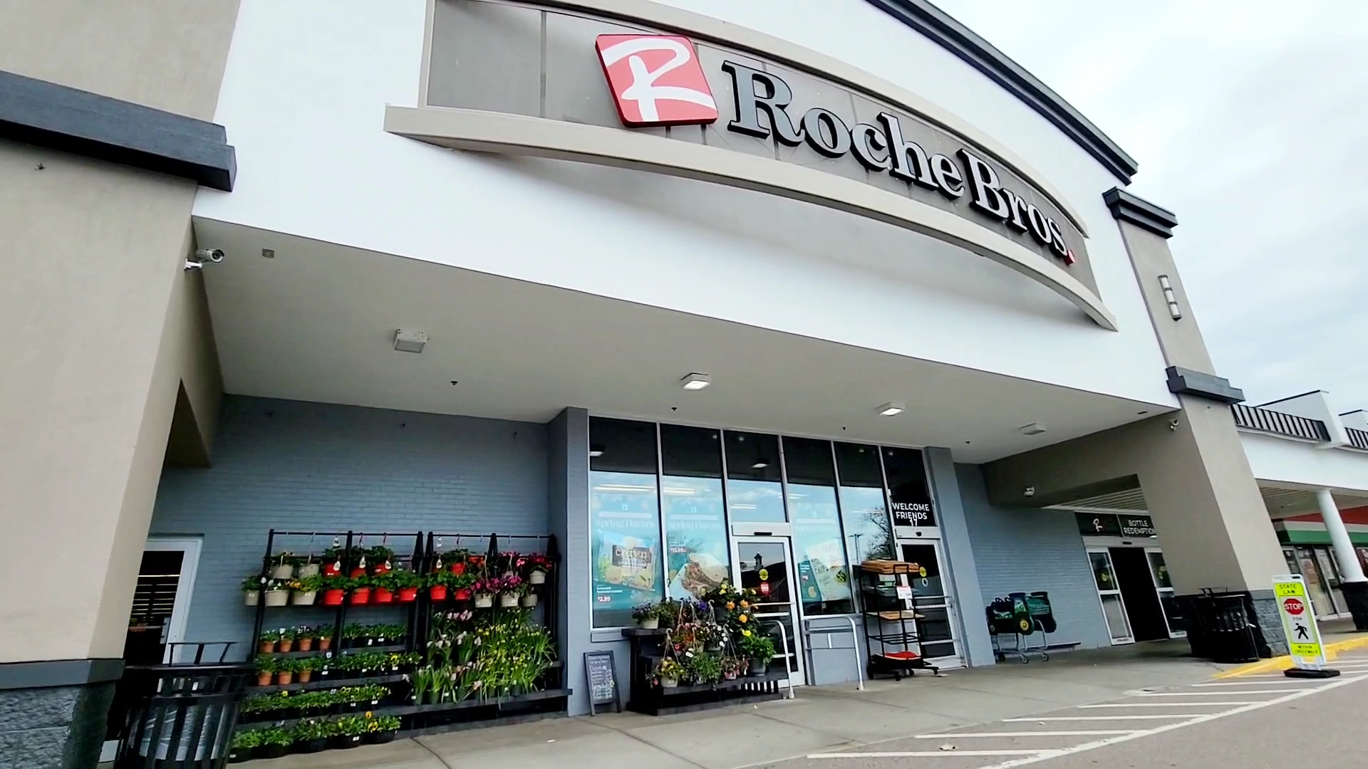 ROCHE BROS. BRIDGEWATER - Bridgewater MA - Hours, Directions, Reviews ...