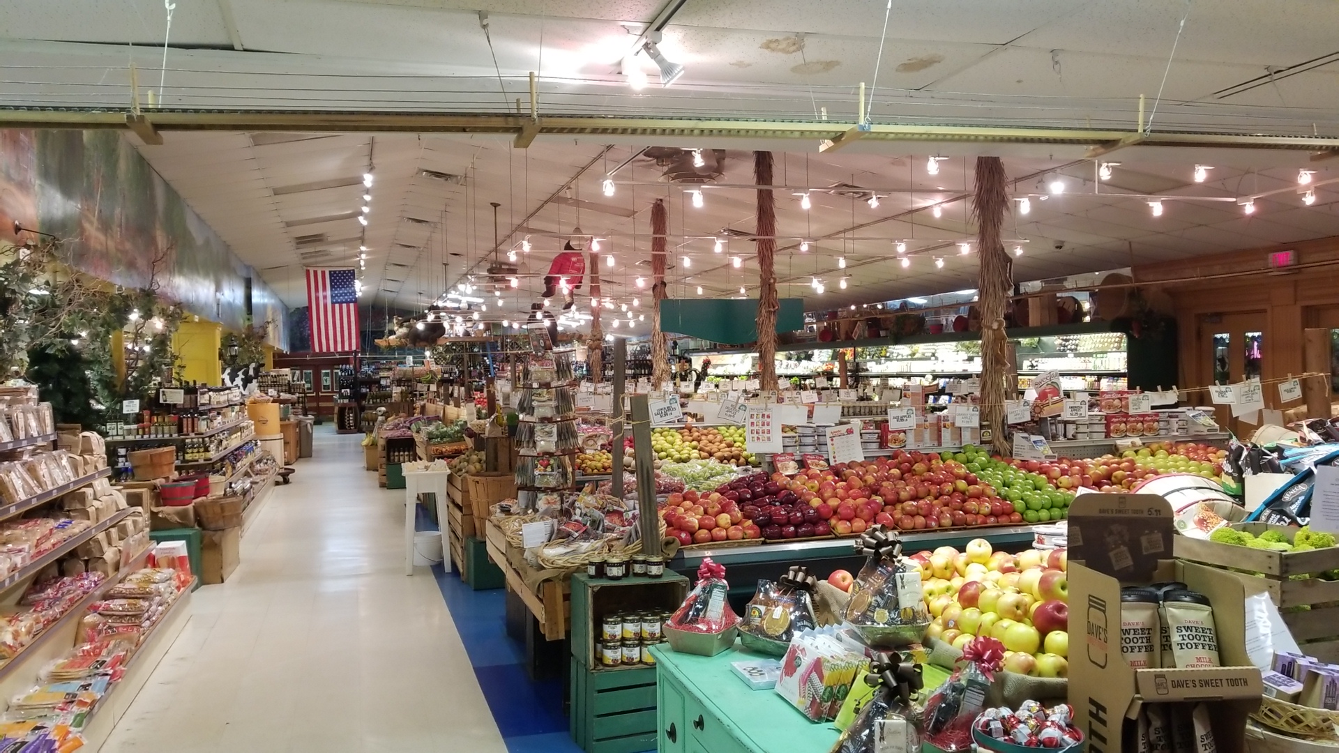 COLASANTI'S MARKET - Highland MI - Hours, Directions, Reviews - Loc8NearMe