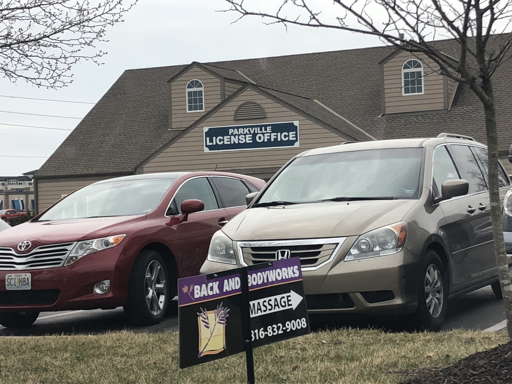 PARKVILLE LICENSE OFFICE - Kansas City MO - Hours, Directions, Reviews ...
