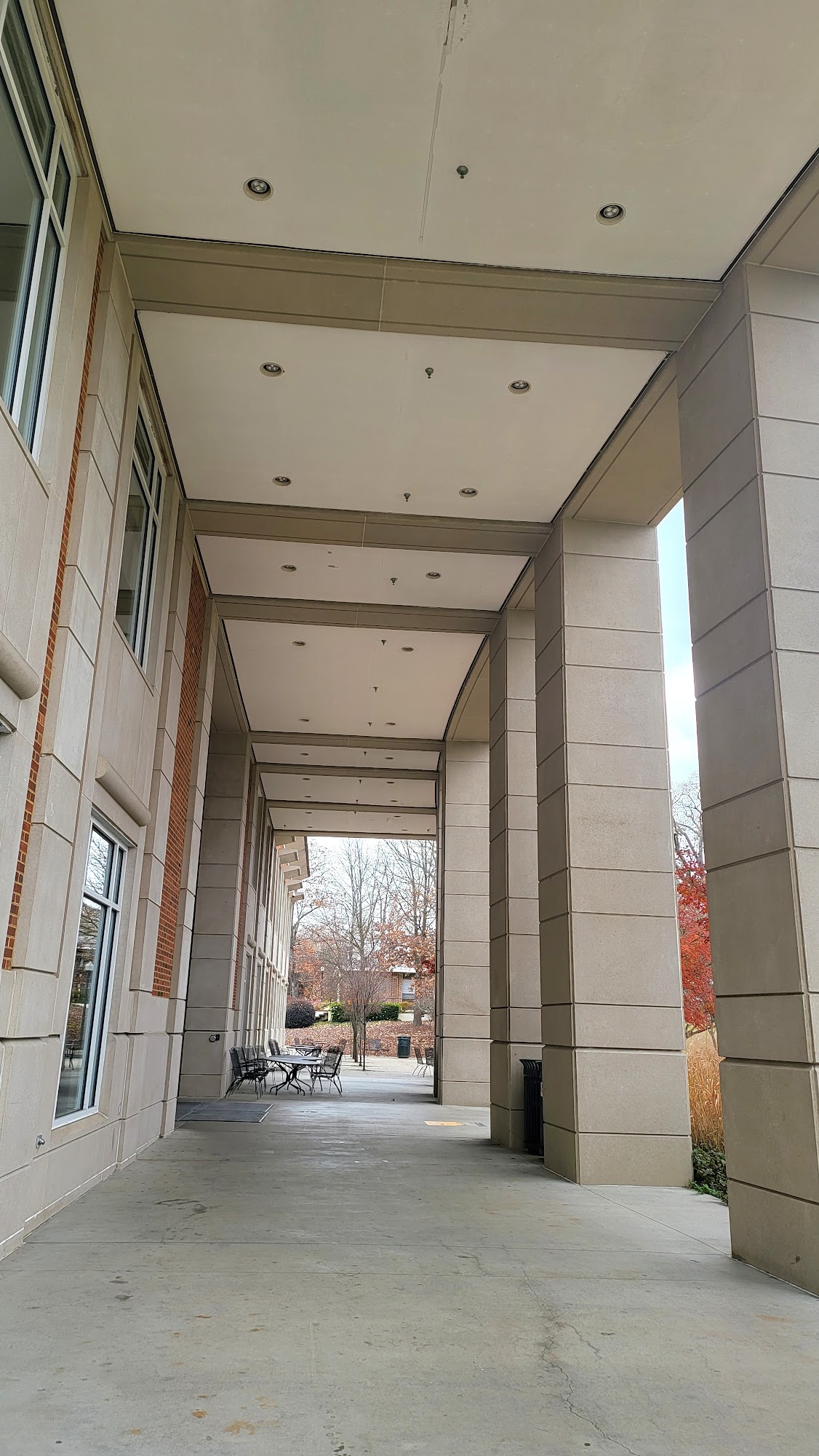 BARNES & NOBLE COLLEGE BOOKSTORE - UNCG Campus, Elliott University ...
