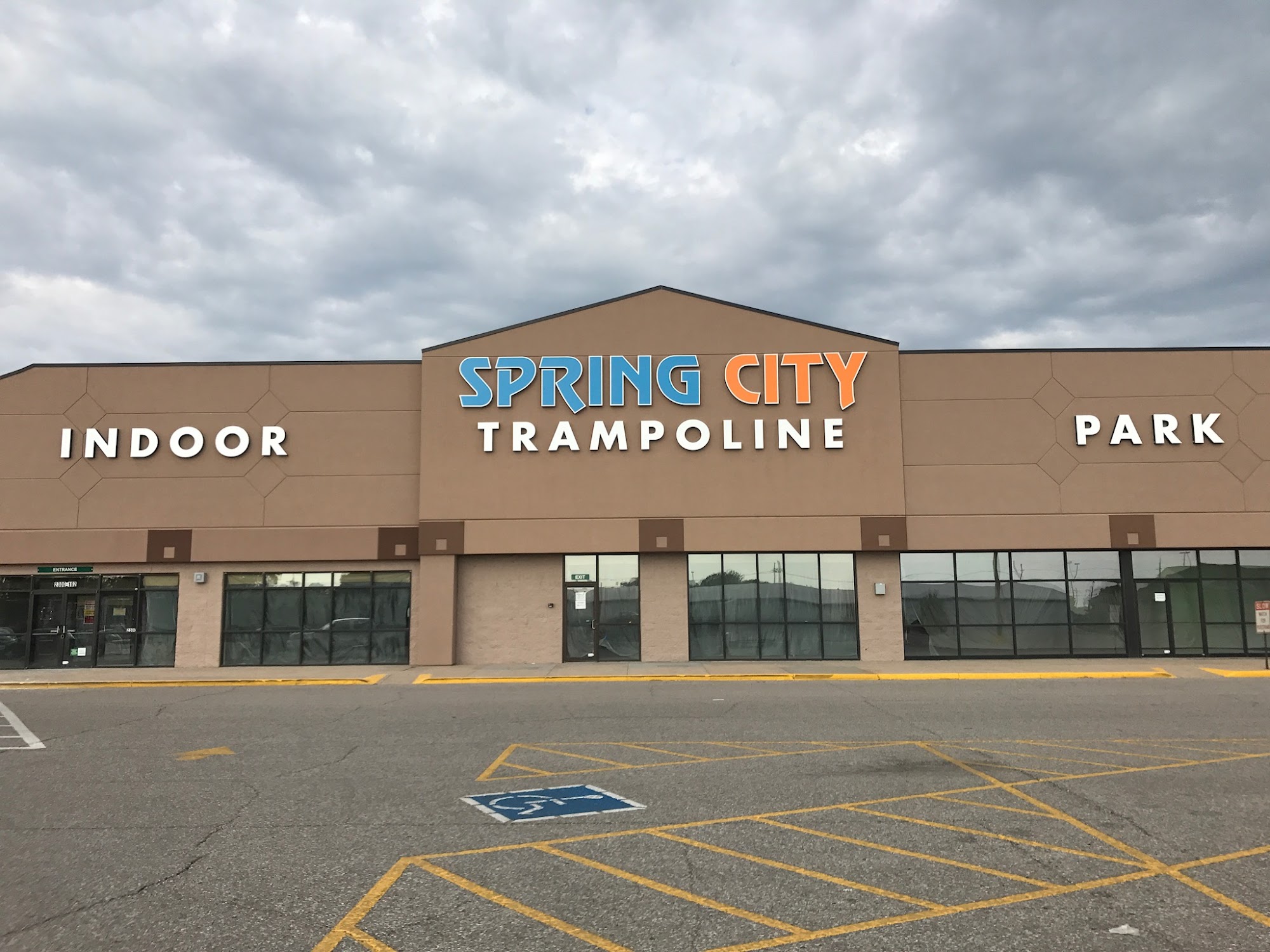 SPRING CITY INDOOR TRAMPOLINE PARK - Grand Island NE - Hours ...