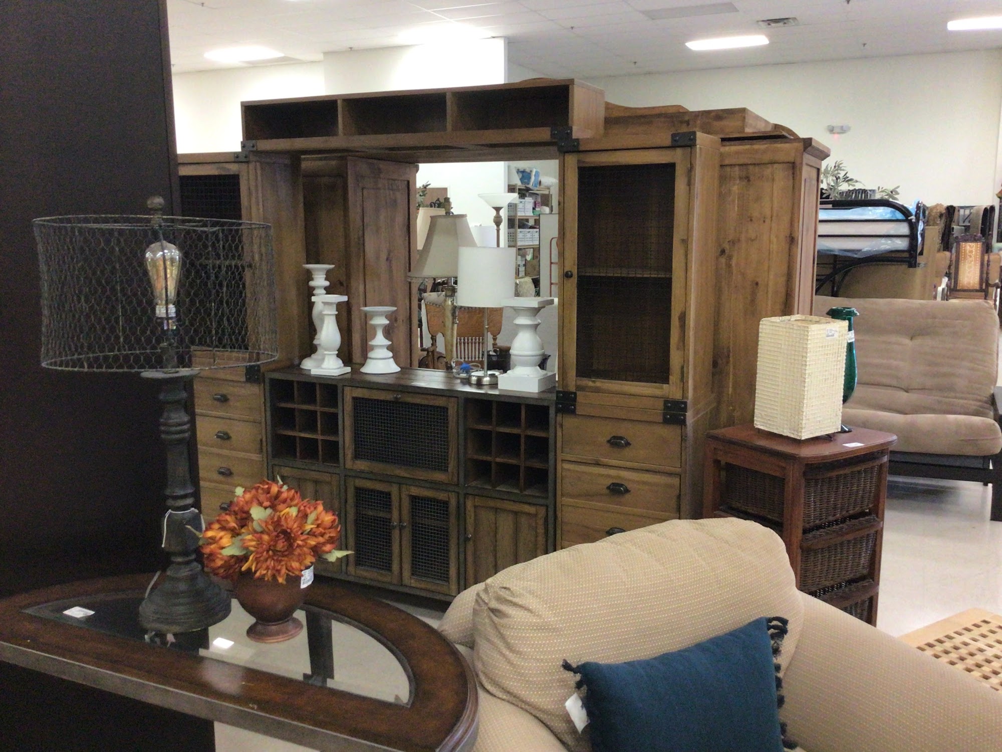 CHIC & COZY CONSIGNMENT FURNITURE - Henderson NV - Hours, Directions ...