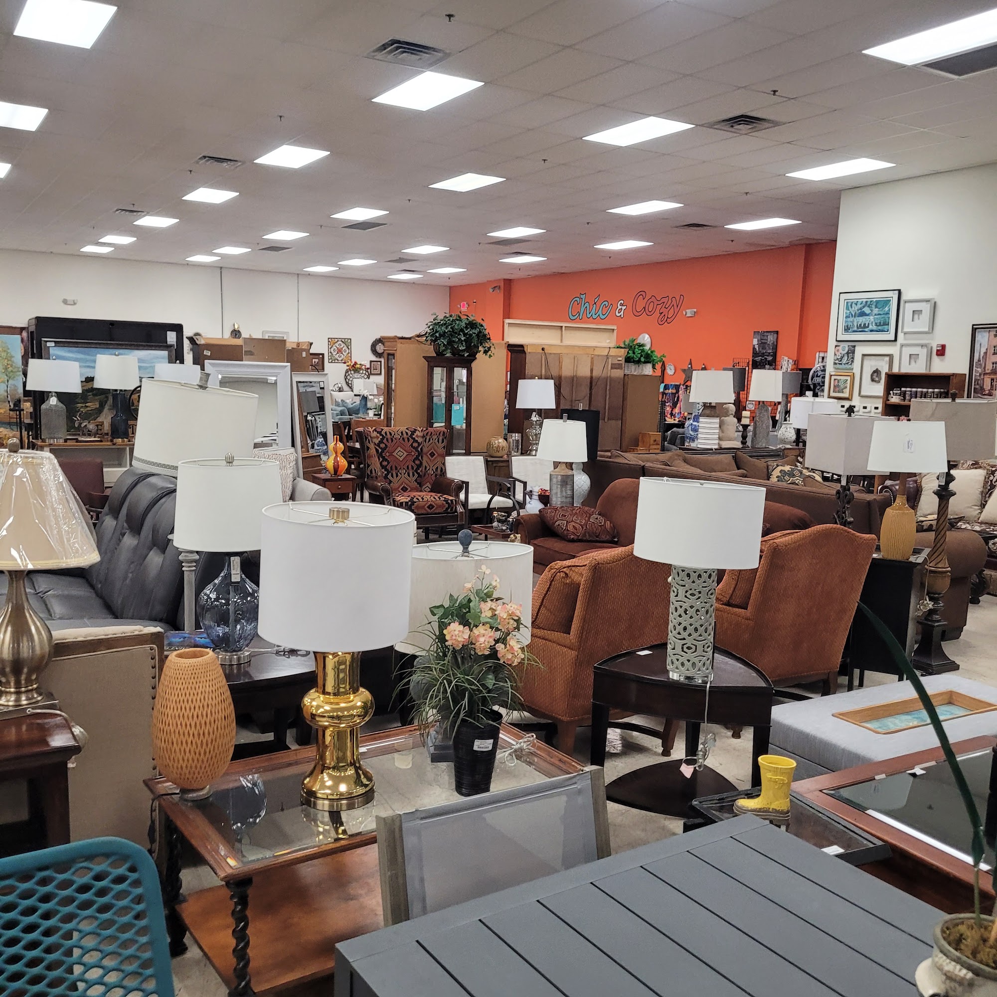 CHIC & COZY CONSIGNMENT FURNITURE - Henderson NV - Hours, Directions ...