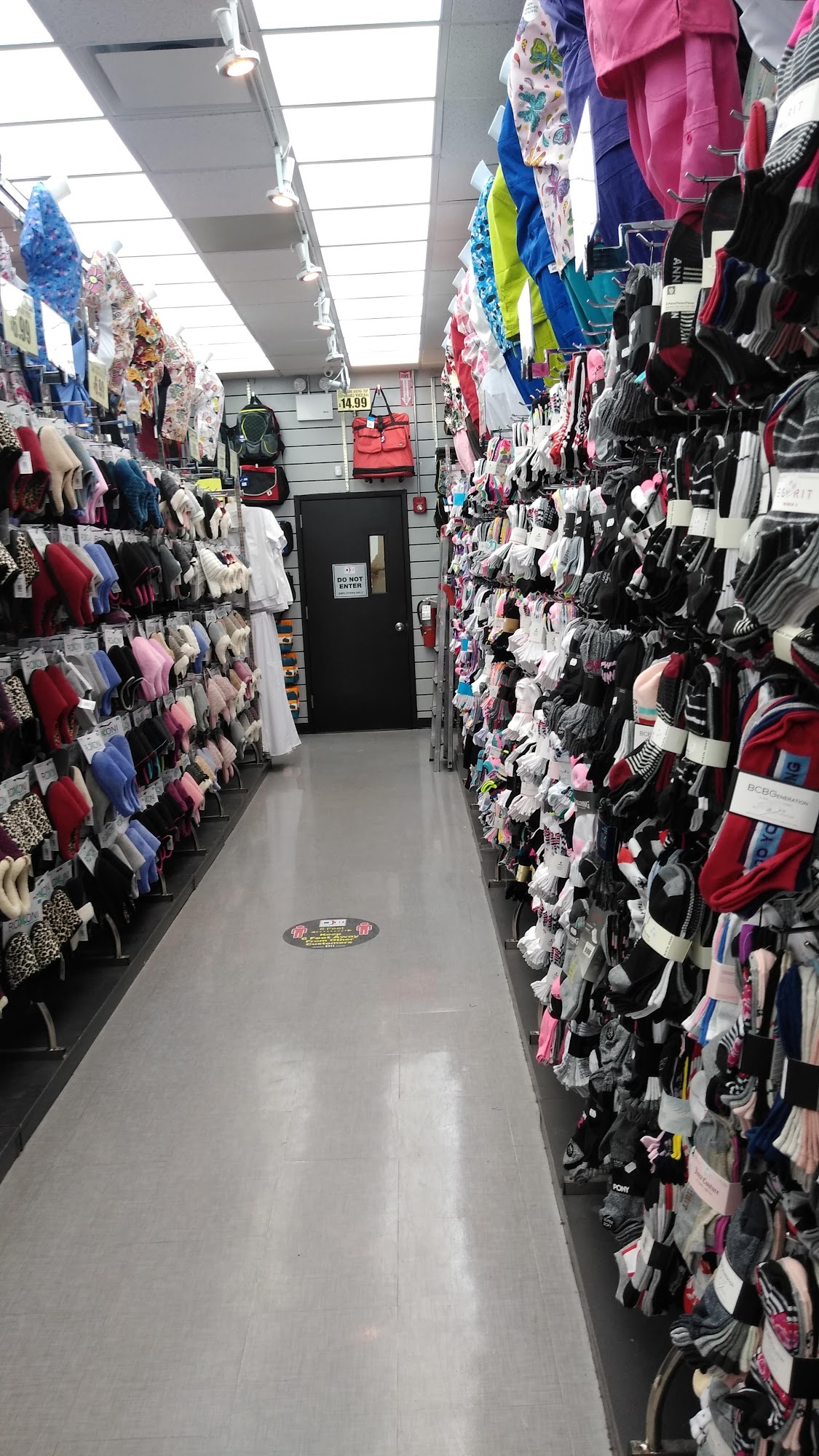 DII DEALS & DISCOUNTS - Brooklyn NY - Hours, Directions, Reviews ...