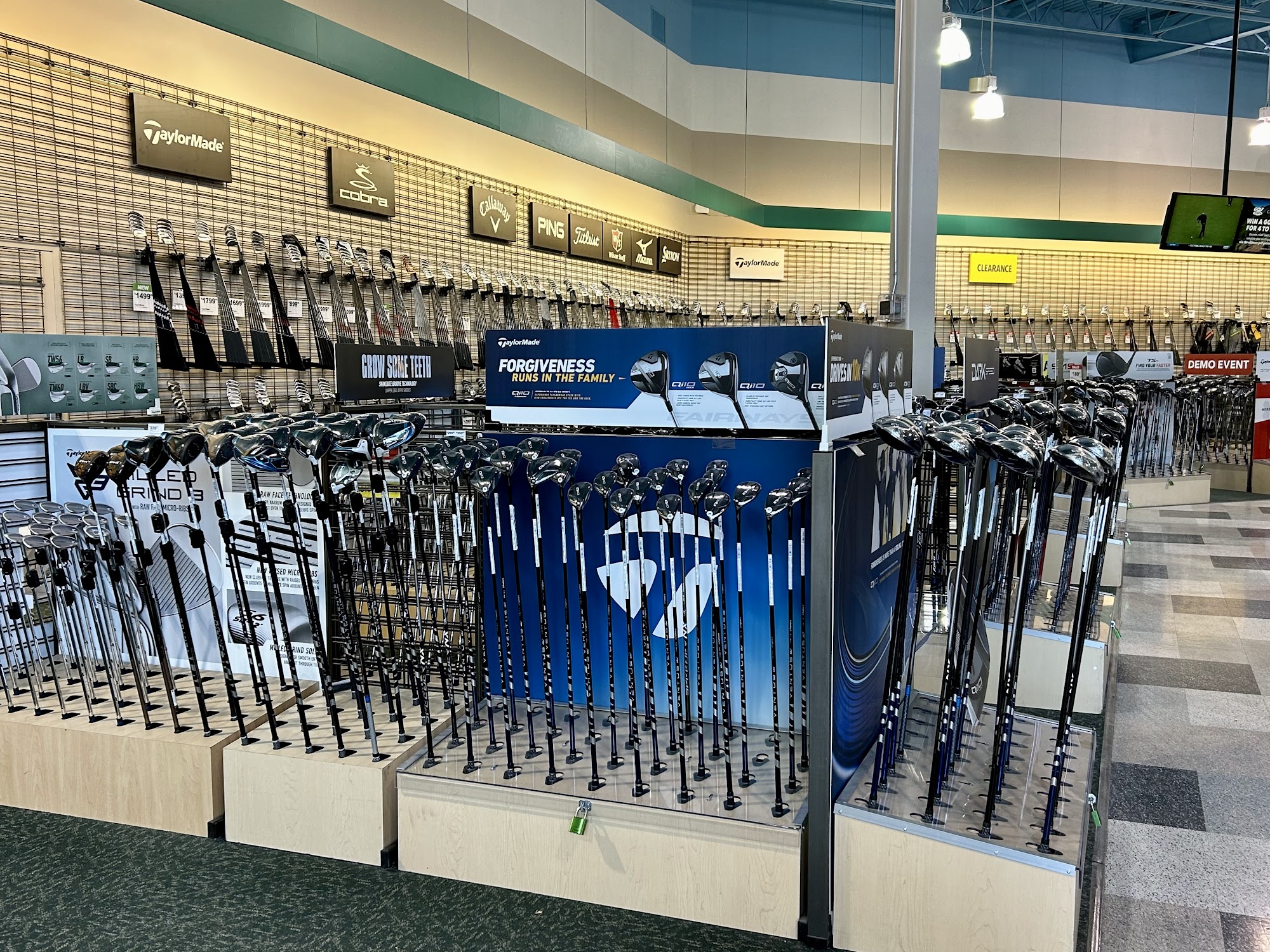 GOLF TOWN - Ottawa ON - Hours, Directions, Reviews - Loc8NearMe