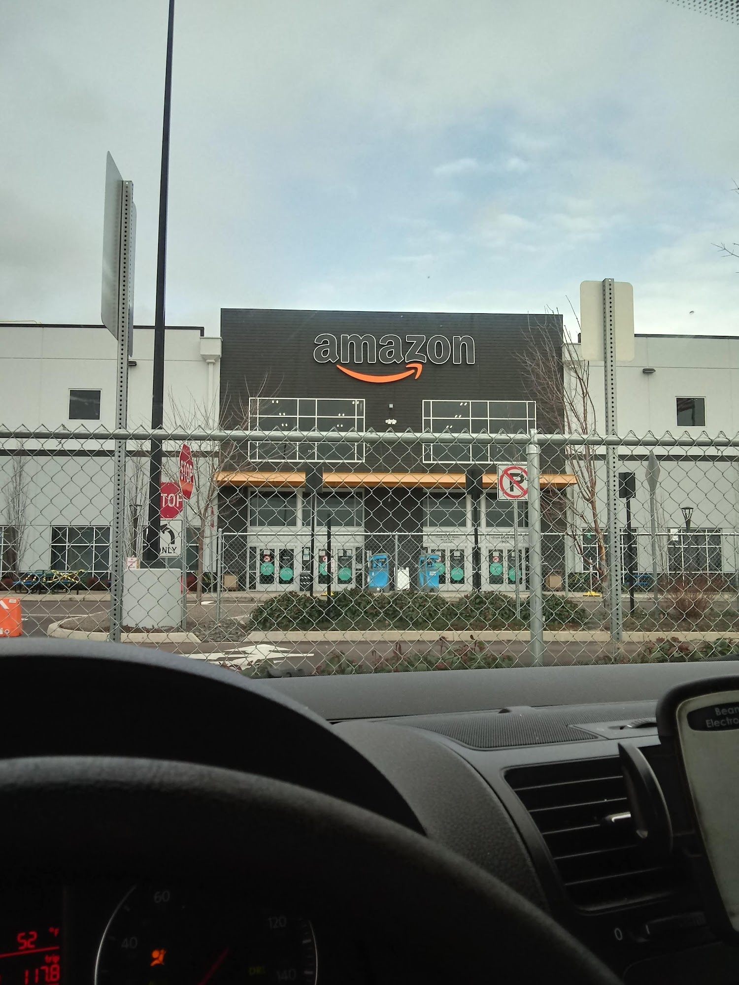 AMAZON FULFILLMENT CENTER - PDX7 - Salem OR - Hours, Directions ...