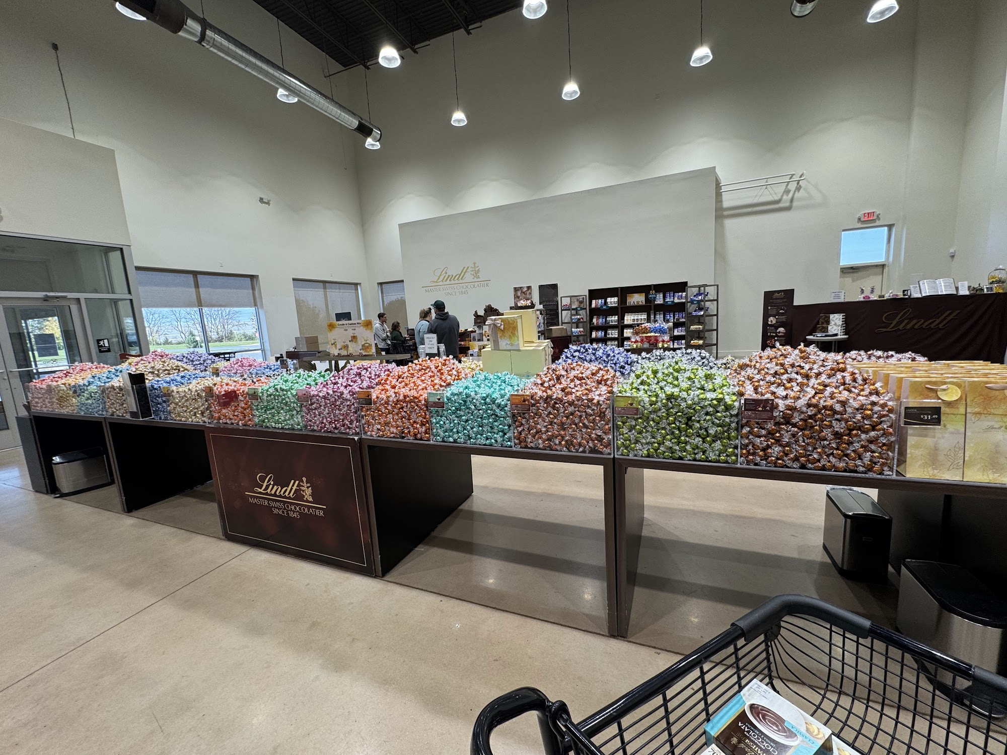 LINDT CHOCOLATE SHOP - Carlisle PA - Hours, Directions, Reviews ...