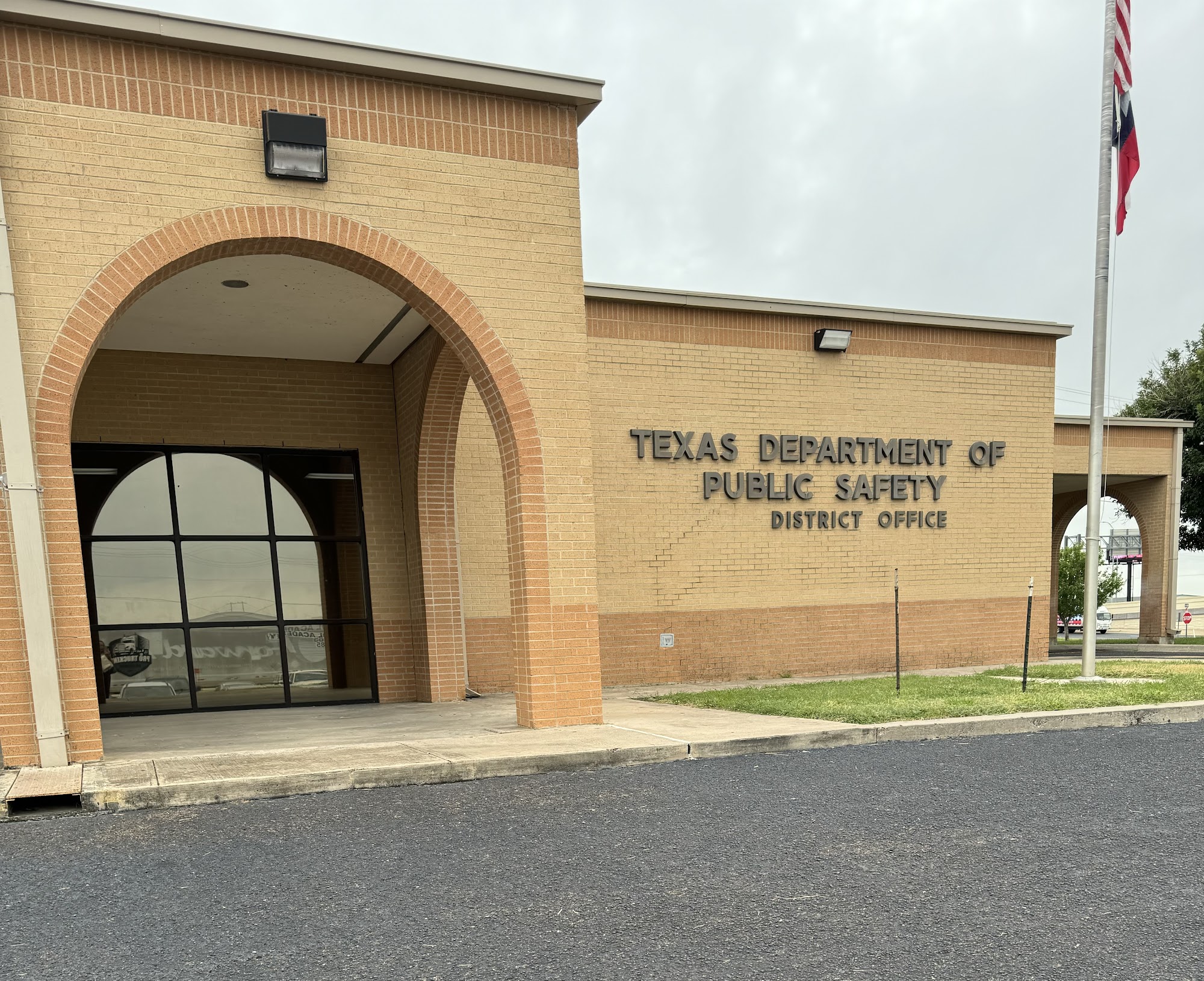 TEXAS DEPARTMENT OF PUBLIC SAFETY - Laredo TX - Hours, Directions ...