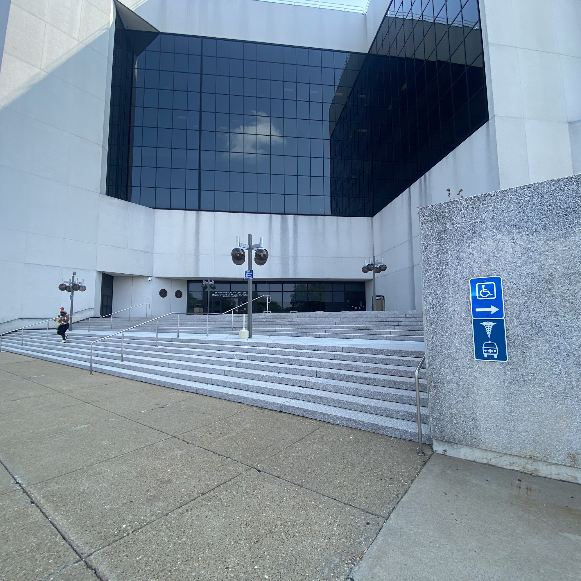 DMV- RICHMOND CENTRAL CUSTOMER SERVICE CENTER - 2300 W Broad St ...