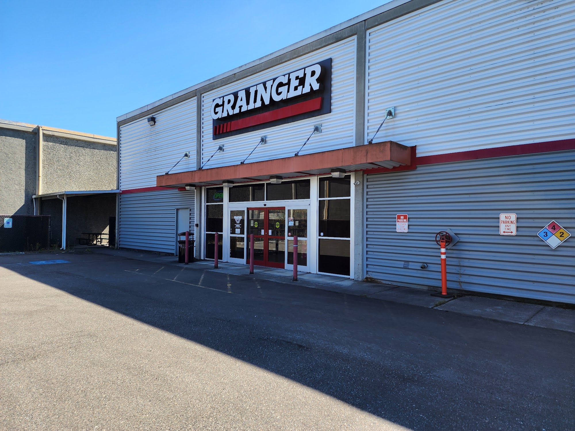 GRAINGER INDUSTRIAL SUPPLY - 3013 Walnut St, Everett WA - Hours ...