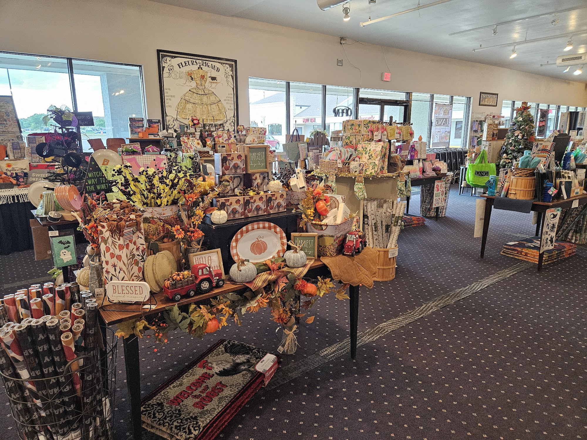 LANG SEASONAL OUTLET - BROOKFIELD - Brookfield WI - Hours, Directions ...