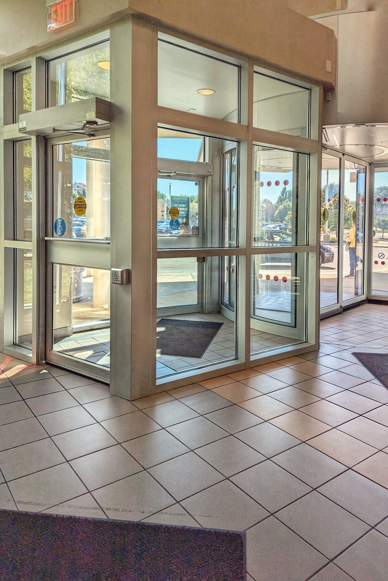 UW Health Junction Rd Medical Center, Madison, WI - Reviews (105 ...