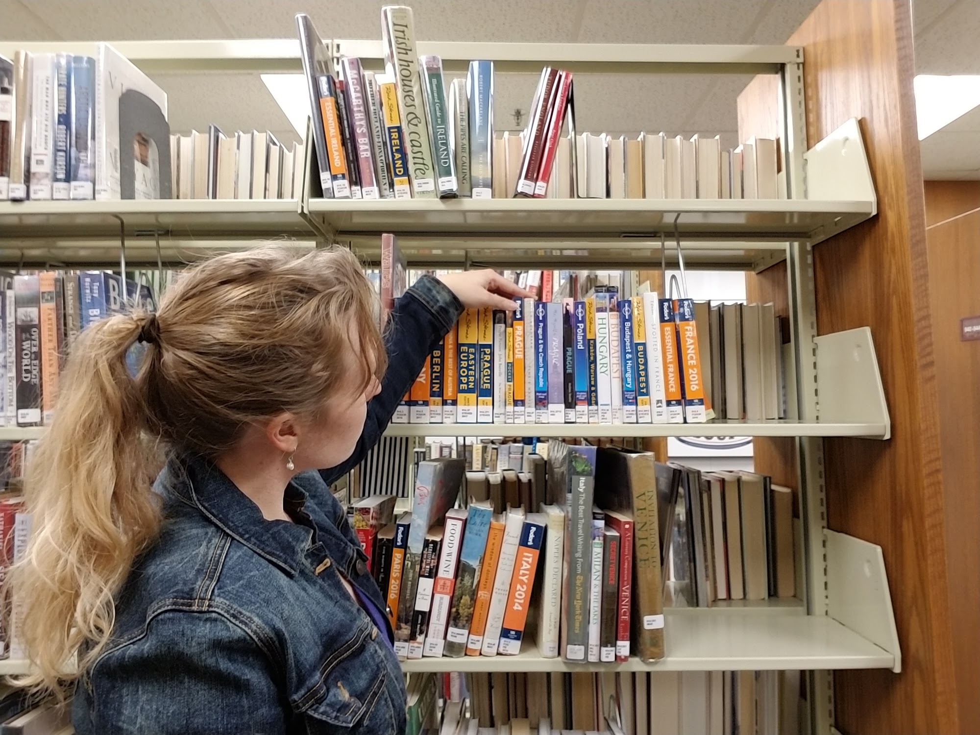 OCONOMOWOC PUBLIC LIBRARY - Oconomowoc WI - Hours, Directions, Reviews ...