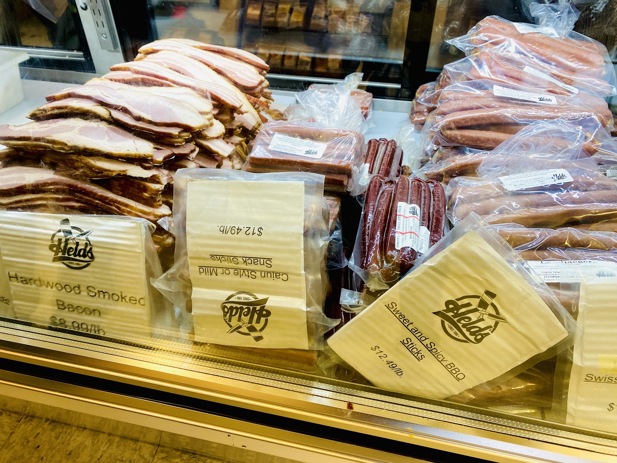 HELD'S MEAT AND CHEESE MARKET - Slinger WI - Hours, Directions, Reviews ...